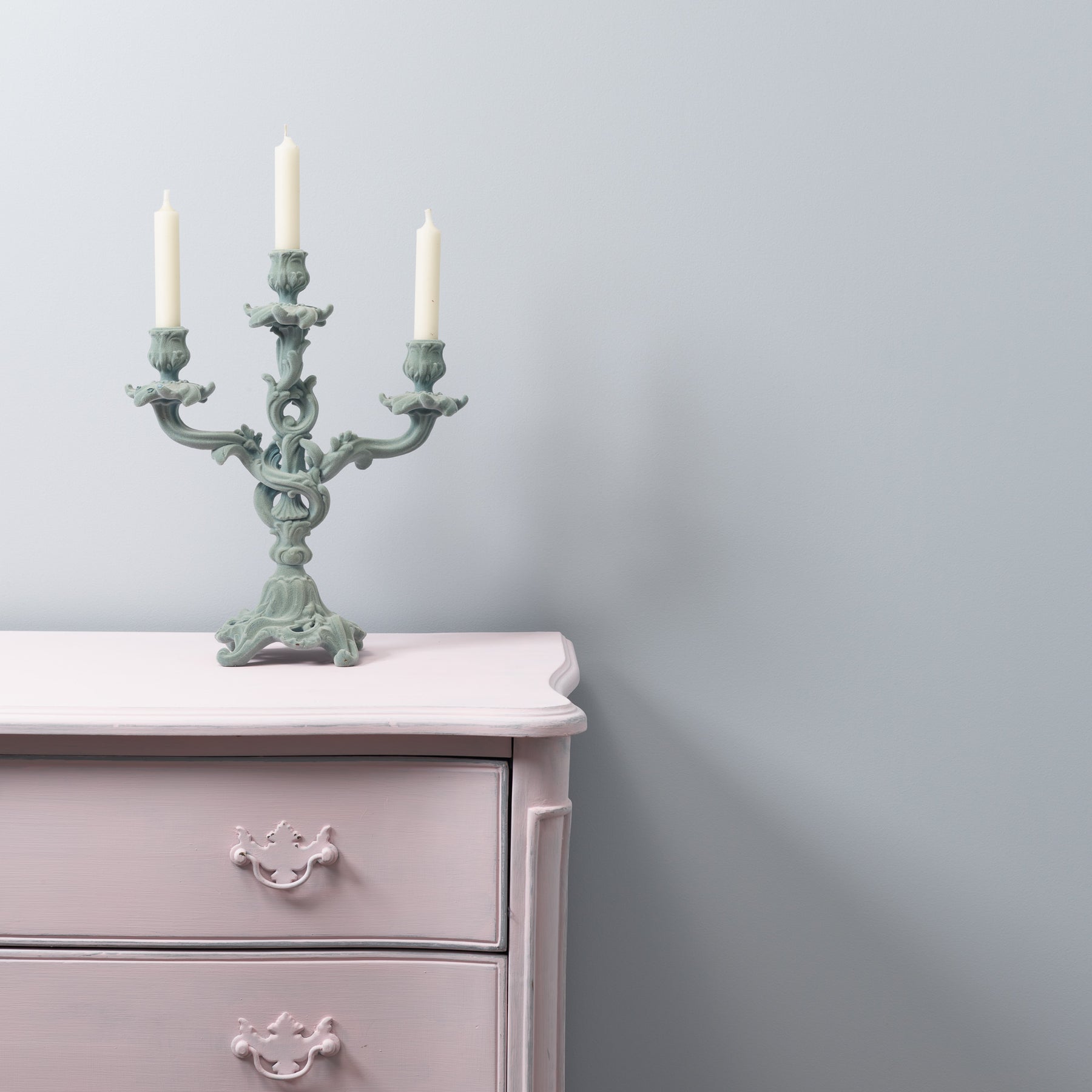 Cool Grey - Light-Grey Matte Chalk Wall Paint | Frenchic